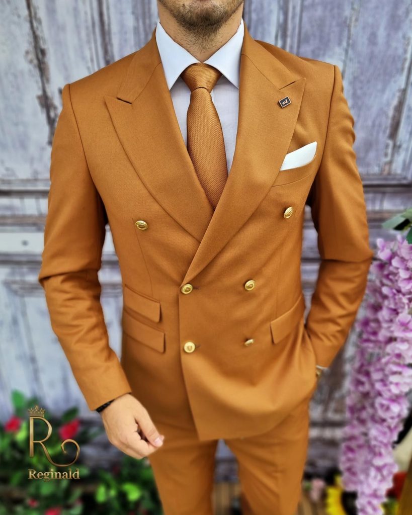 Costum caramiziu Double breasted cu butoni aurii: Sacou si Pantalon - C2068