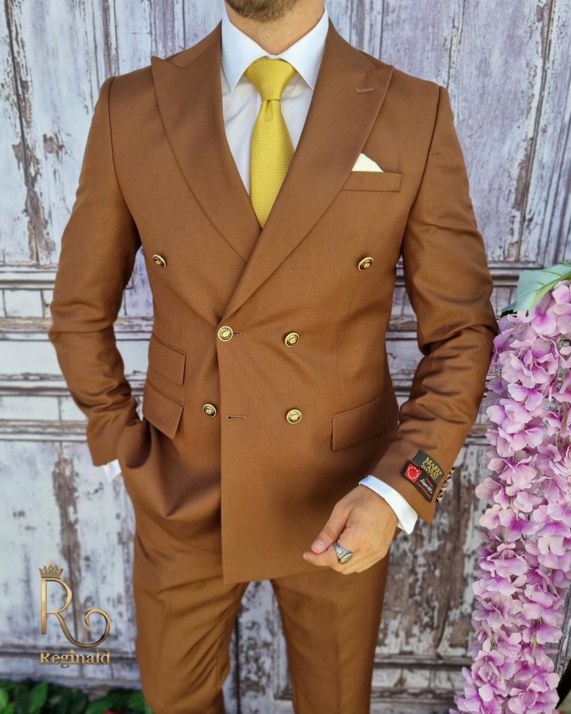 Costum barbatesc din 100% lana Super 200`s, maro cu butoni aurii - C3102
