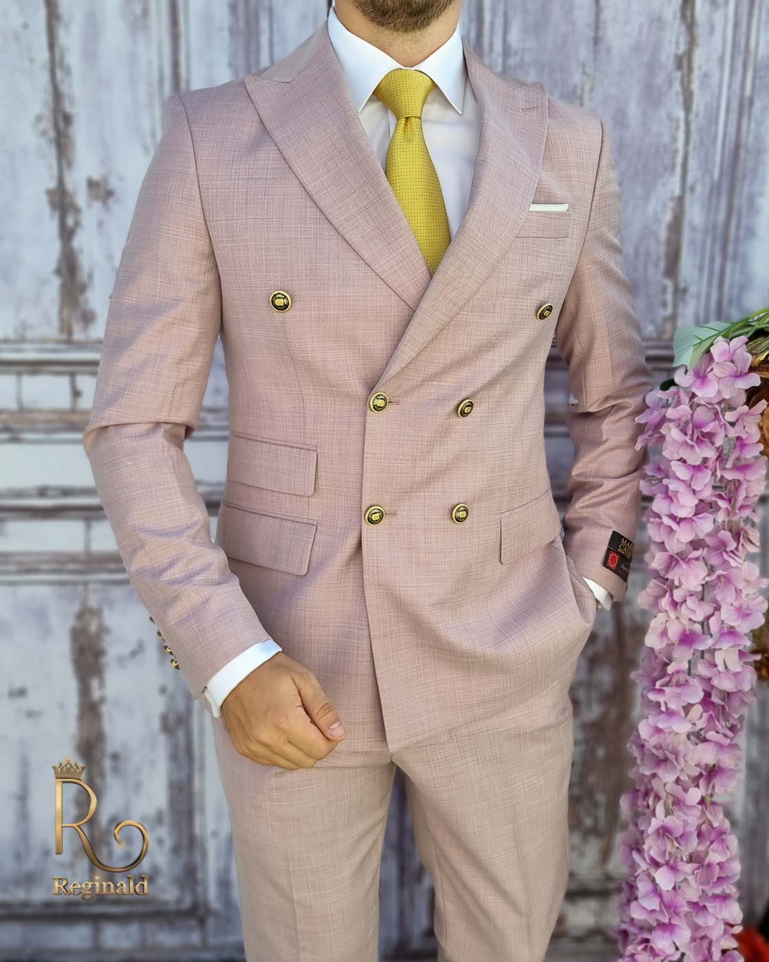 Costum barbatesc din 100% lana Super 200`s, roz pal cu butoni aurii - C3101