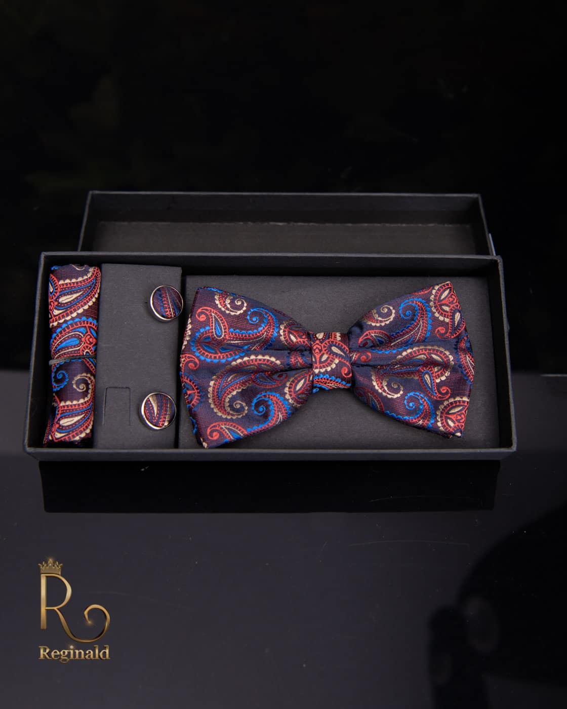 Set papion cu butoni si batista - culoare: bleumarin multicolor Cod PP220