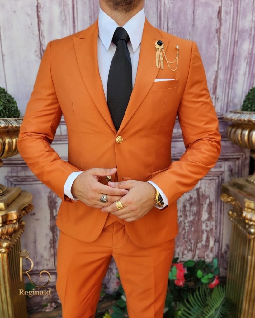 Costum portocaliu cu butoni aurii: Sacou, Vesta si Pantalon - C3871