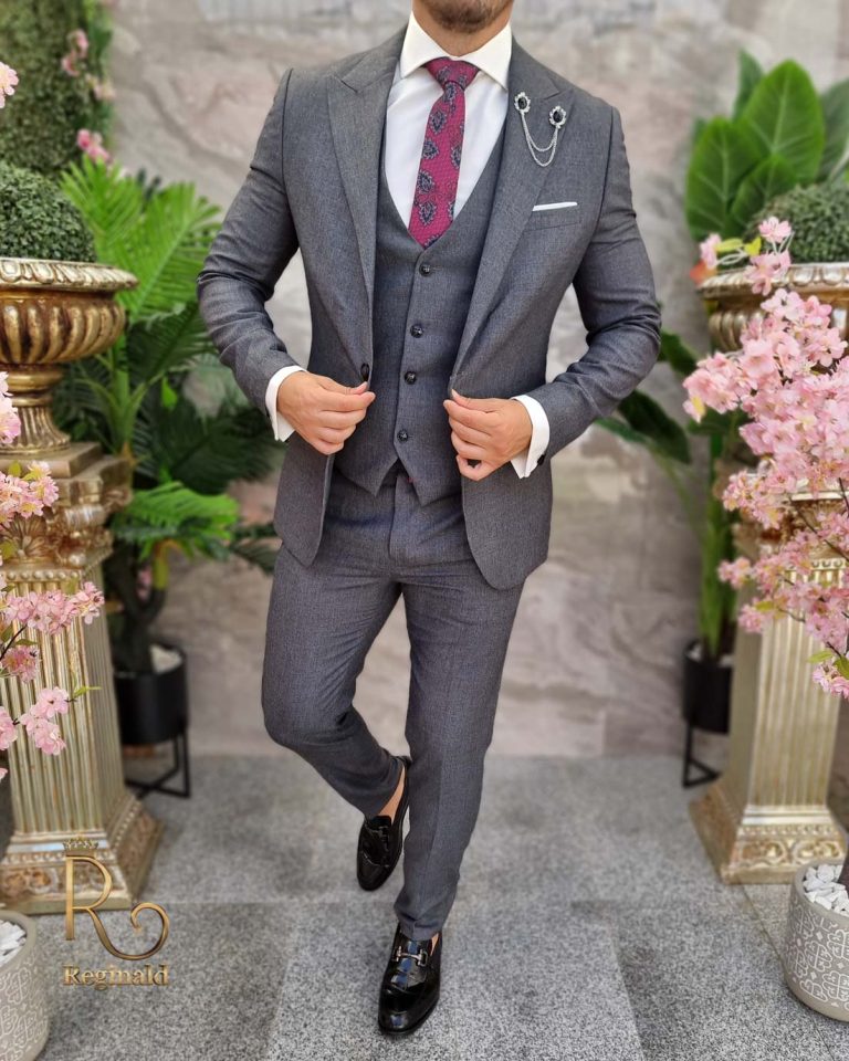 Costume de barbati elegante nunta, botez sau business la moda