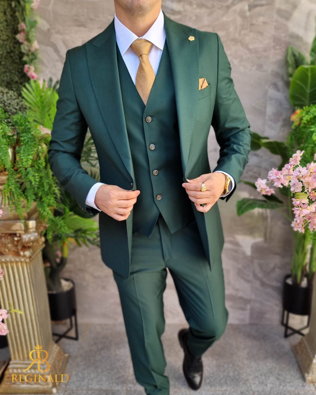 Costume de barbati elegante nunta, botez sau business la moda