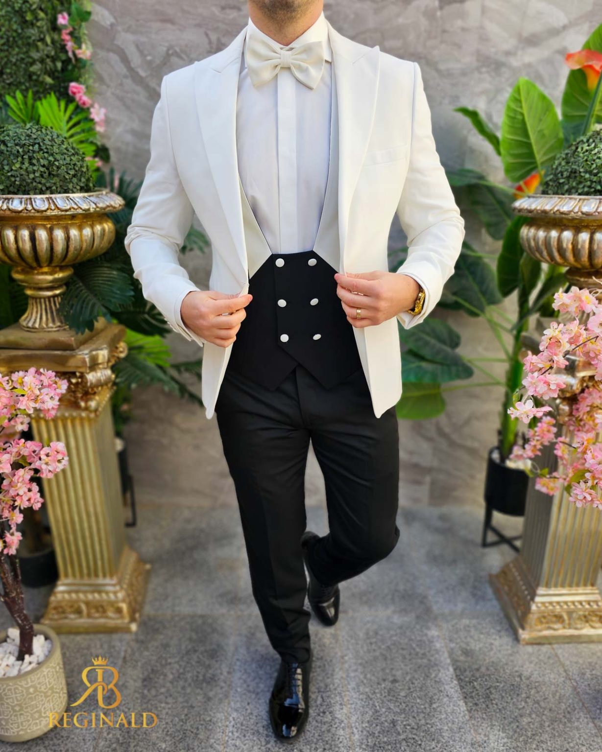 Costume de barbati elegante nunta, botez sau business la moda