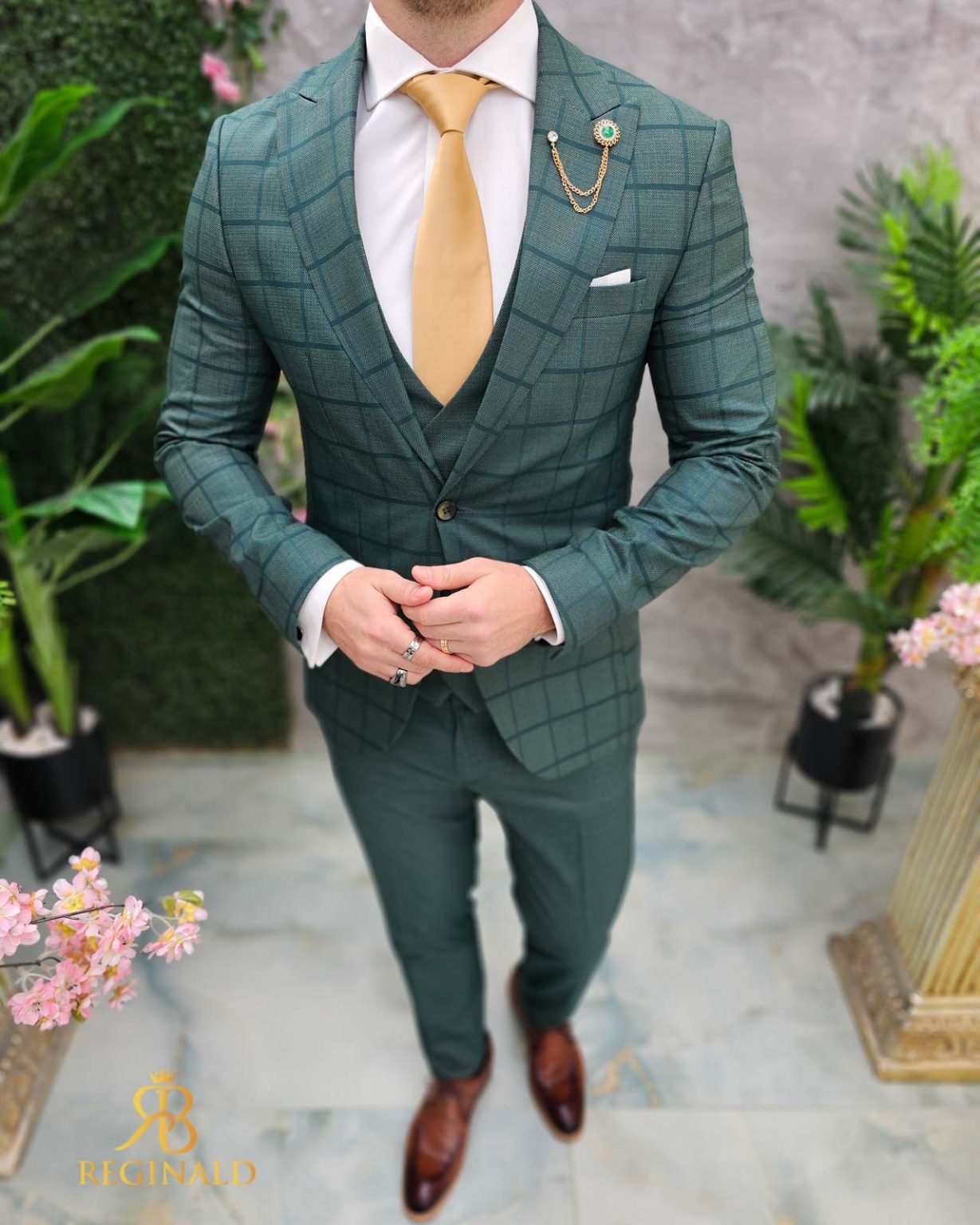 Costume de barbati elegante nunta, botez sau business la moda